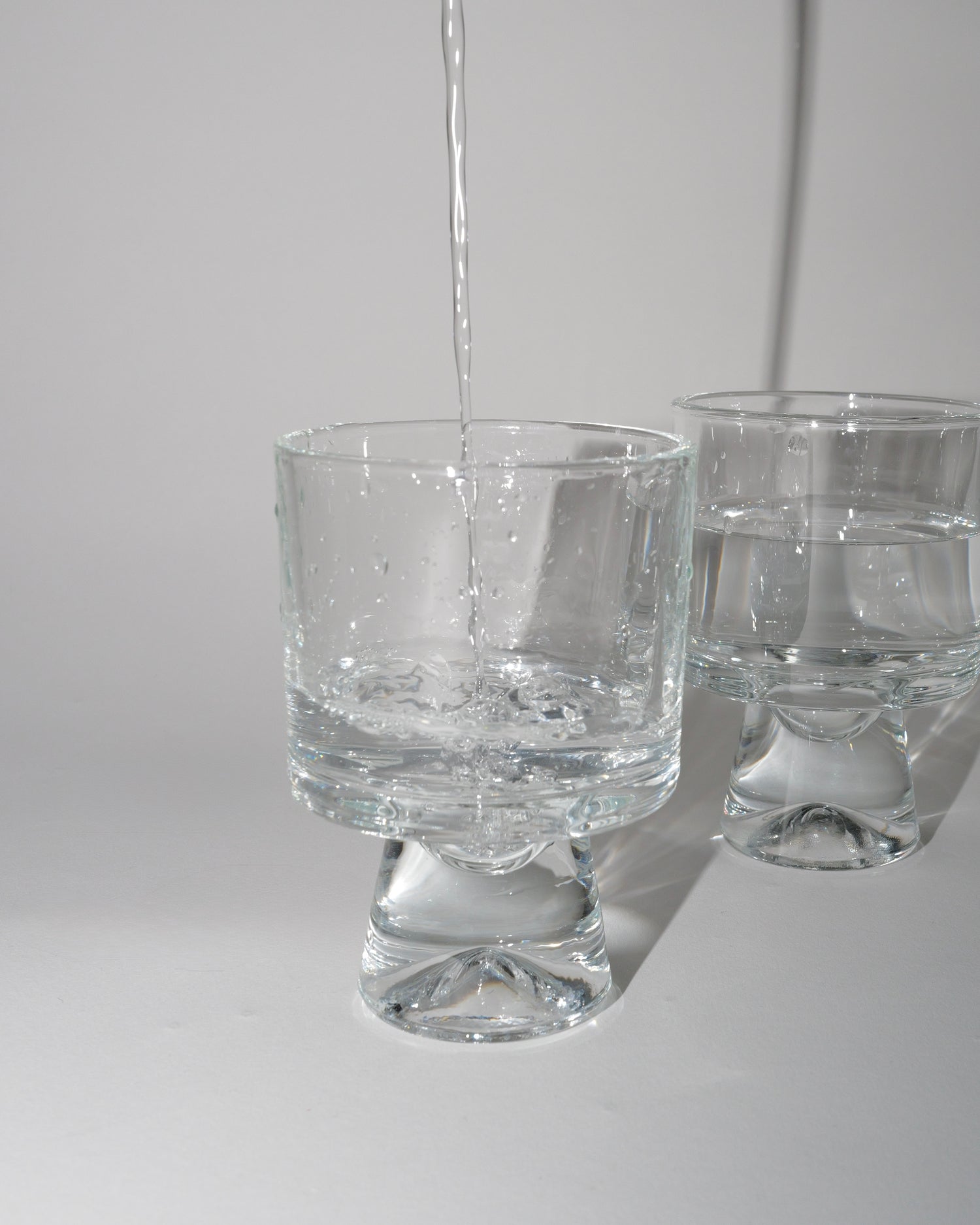 Clear Pedestal Glass - Set of 2 – @doubleyou.vintage